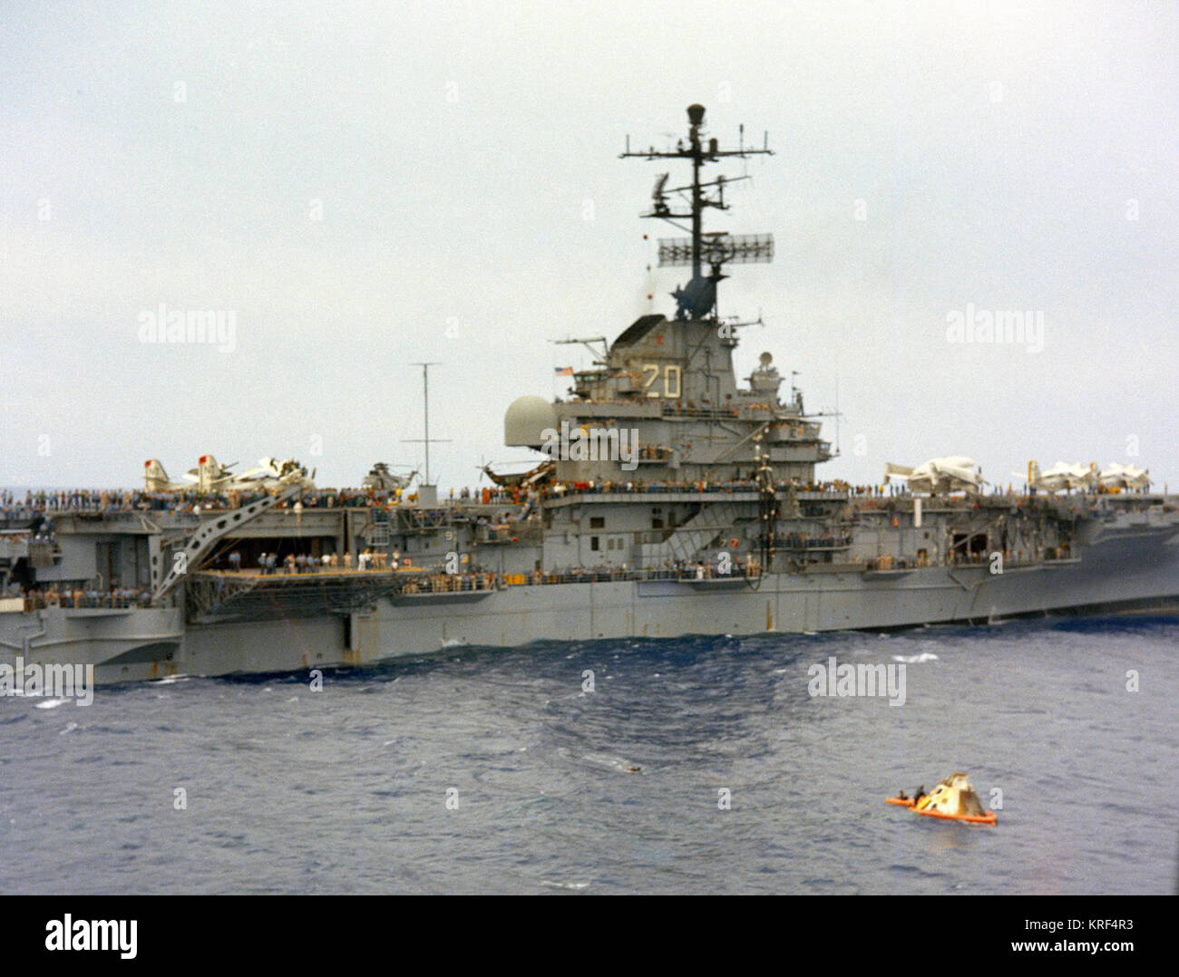 USS Bennington (CVS-20) with Apollo 4 1967 Stock Photo - Alamy
