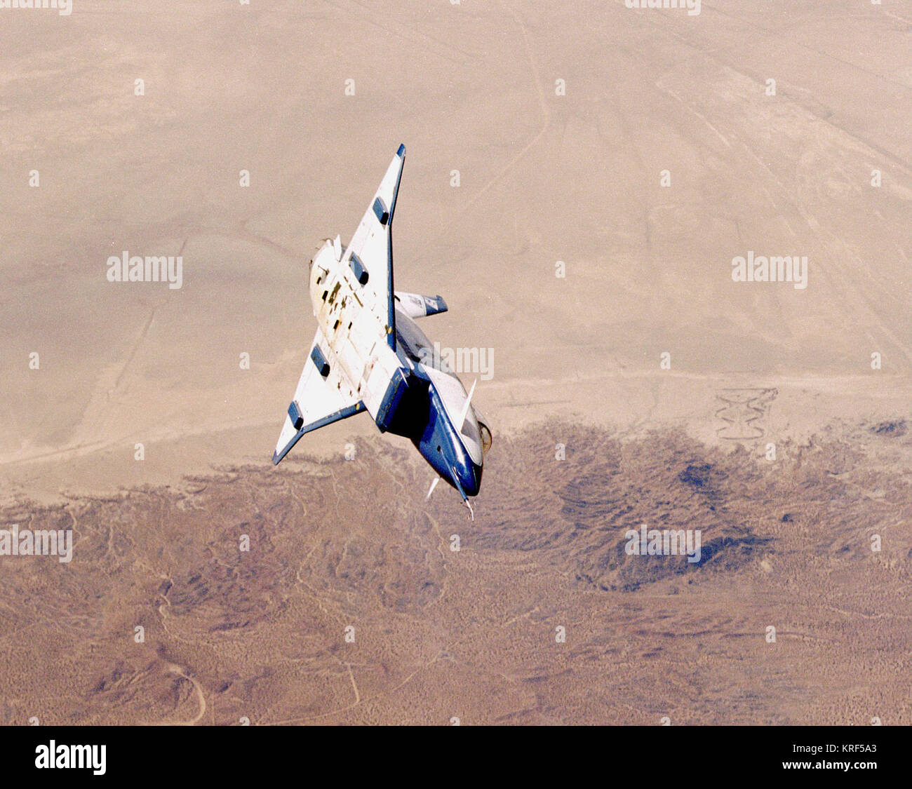 X-31 in Banked Flight over Edwards AFB Stock Photo - Alamy