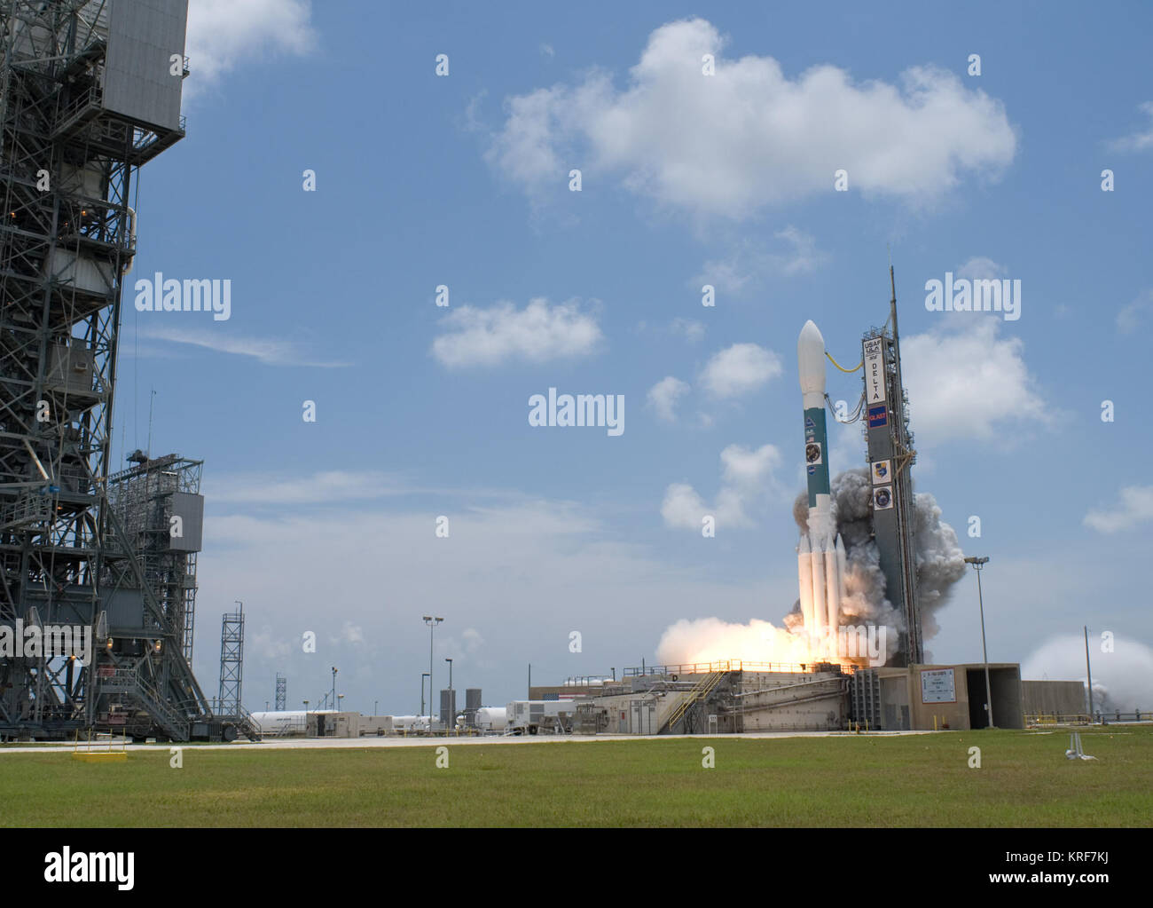 Delta rocket No. 333 just before liftoff with GLAST on Launch Pad 17B ...