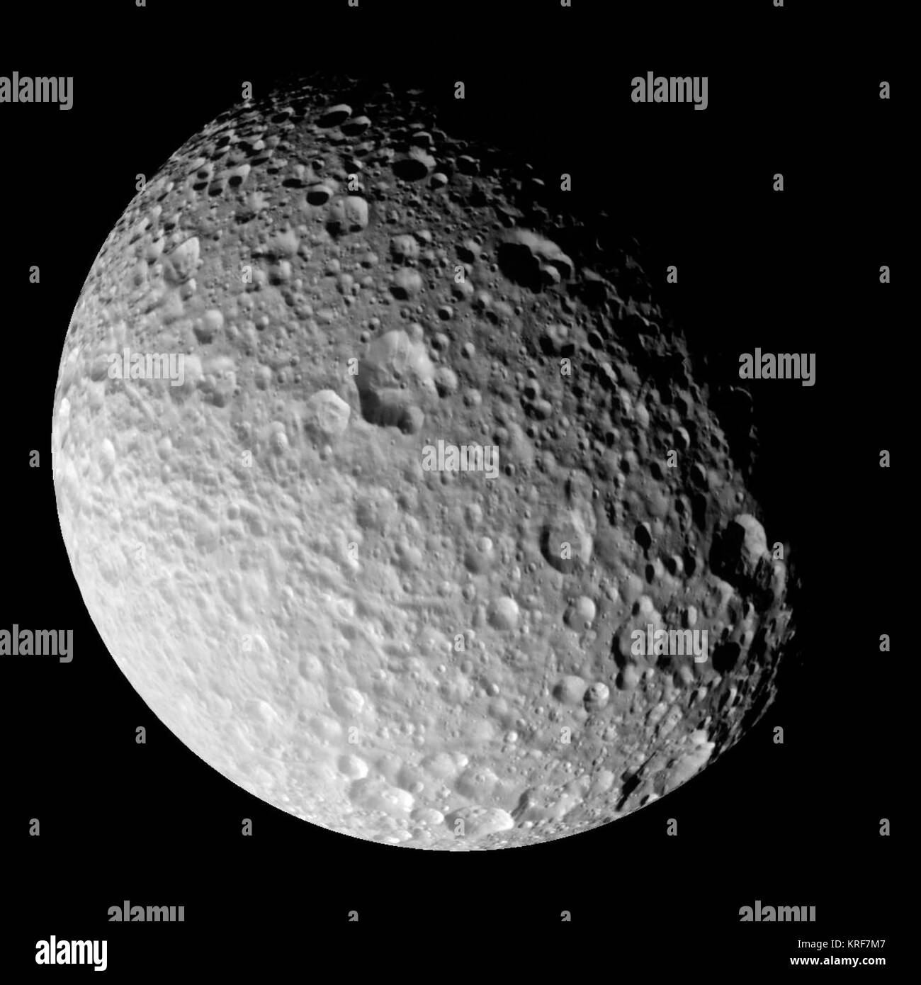 PIA06256 Mimas full view Stock Photo - Alamy