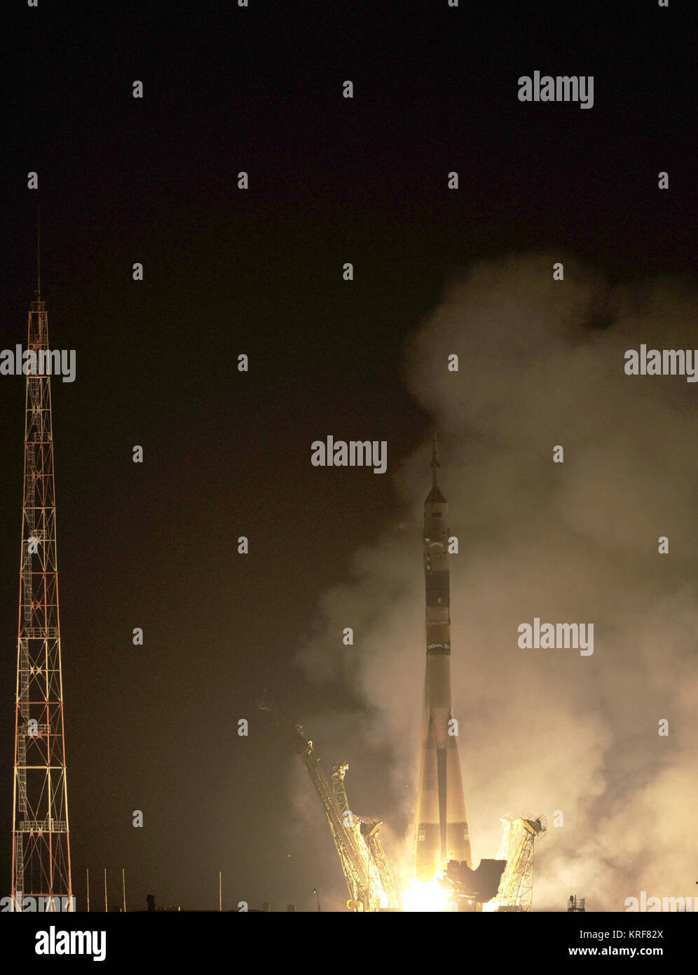 Expedition 26 launch Stock Photo - Alamy