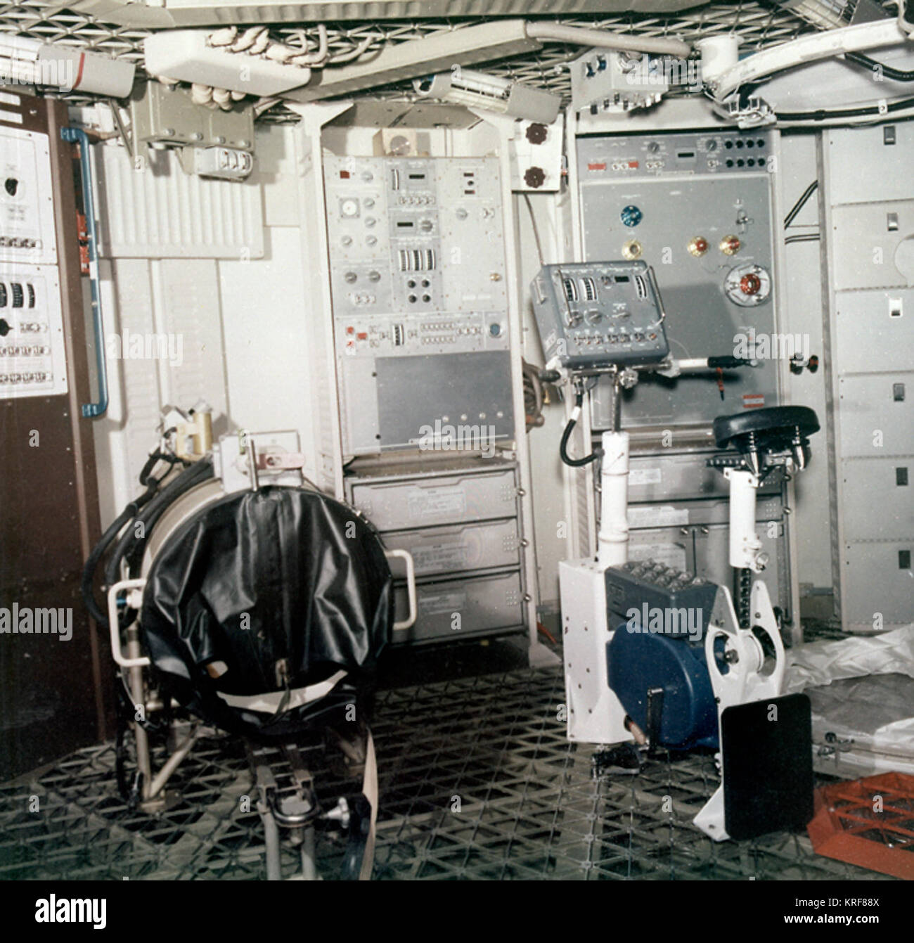 Skylab negative pressure unit hi-res stock photography and images - Alamy