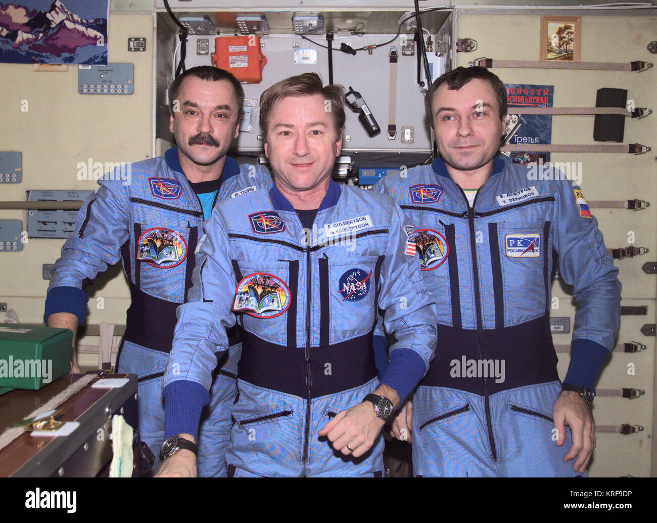 ISS Exp 3 crew por Stock Photo - Alamy