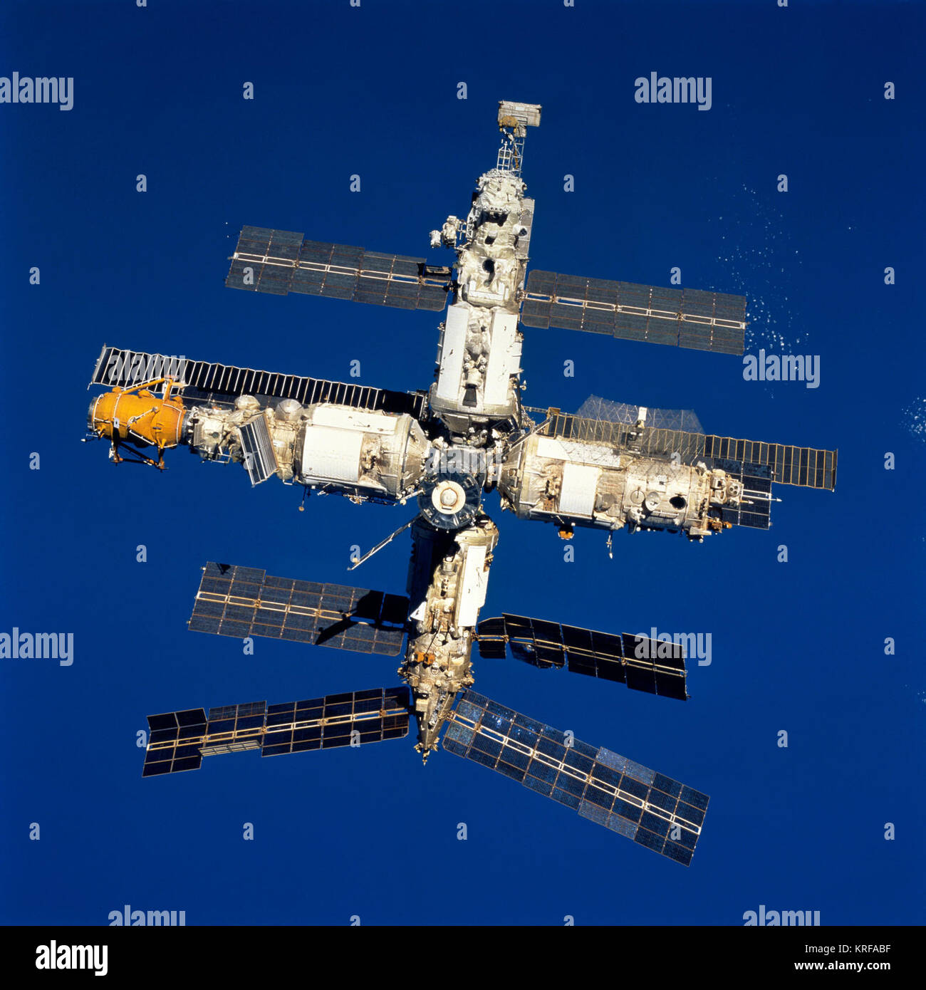 Mir seen on STS-89 Stock Photo - Alamy