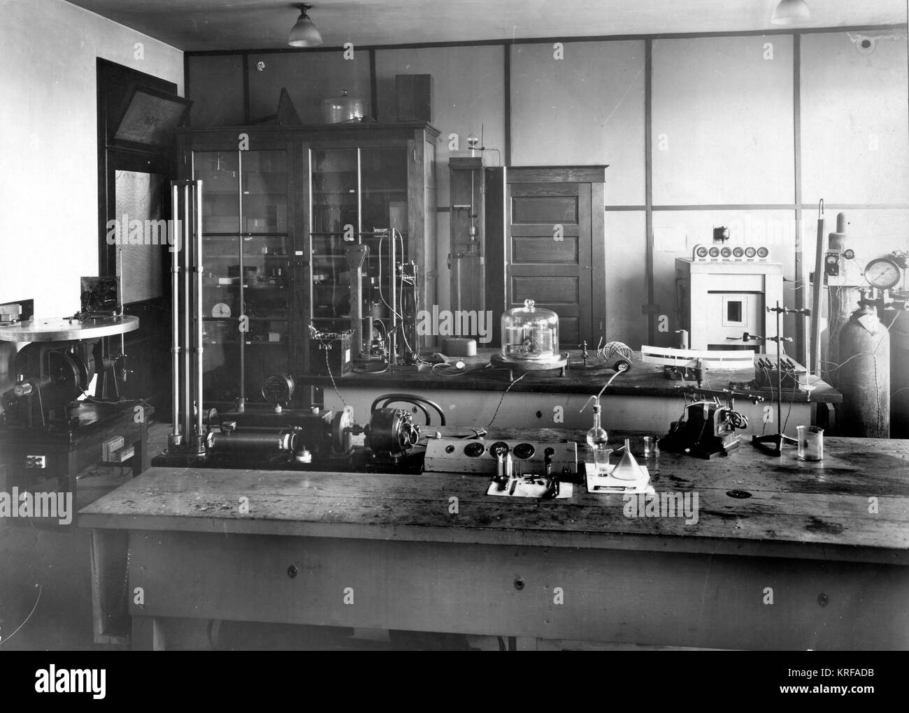 NACA Physics Laboratory - GPN-2000-001840 Stock Photo - Alamy