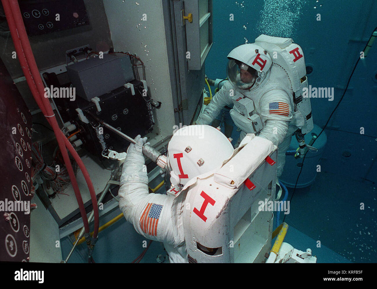 Neutral Buoyancy Simulator High Resolution Stock Photography and Images ...