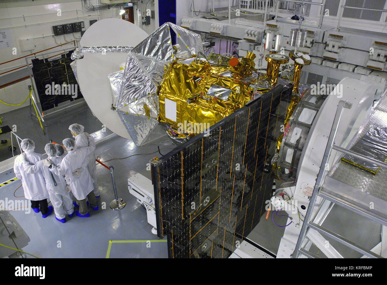Open space solar array hi-res stock photography and images - Alamy