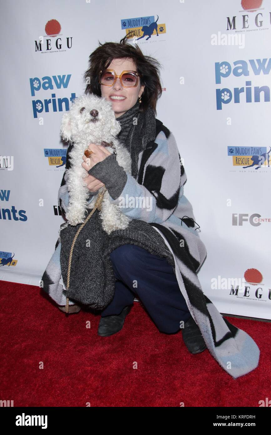 New York, NY, USA. 19th Dec, 2017. Parker Posey and Gracie Posey at the ...