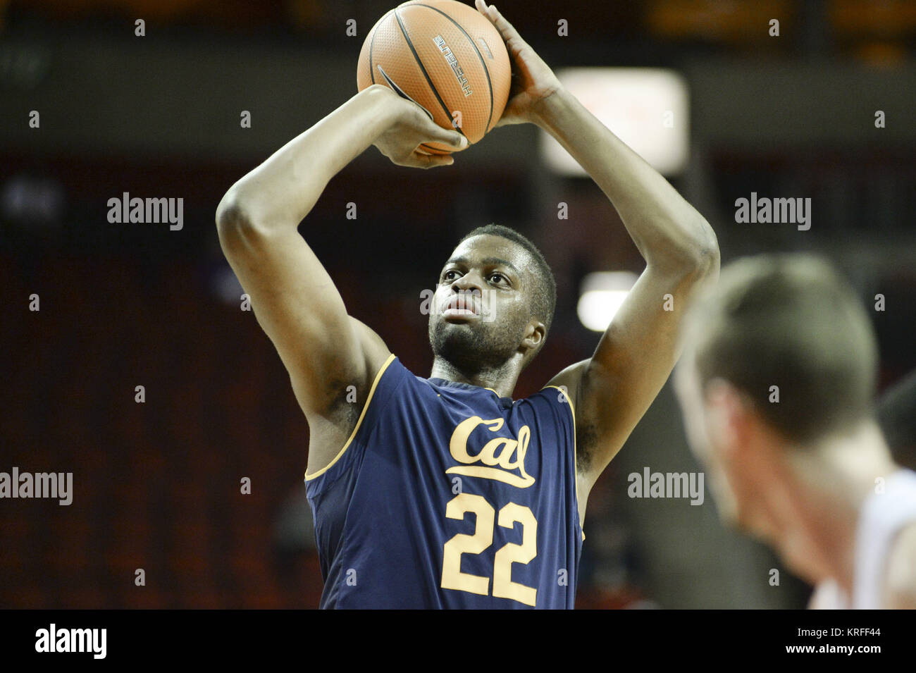 Seattle, Washington, USA. 19th Dec, 2017. Cal's KINGSLEY OKOROH (22 ...