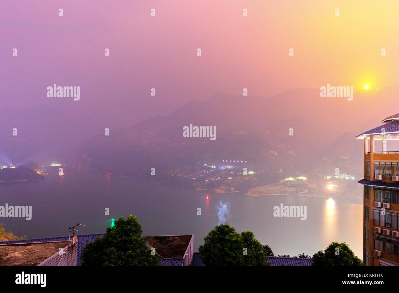 Chongqin, Chongqin, China. 20th Dec, 2017. Chongqing, CHINA-20th ...