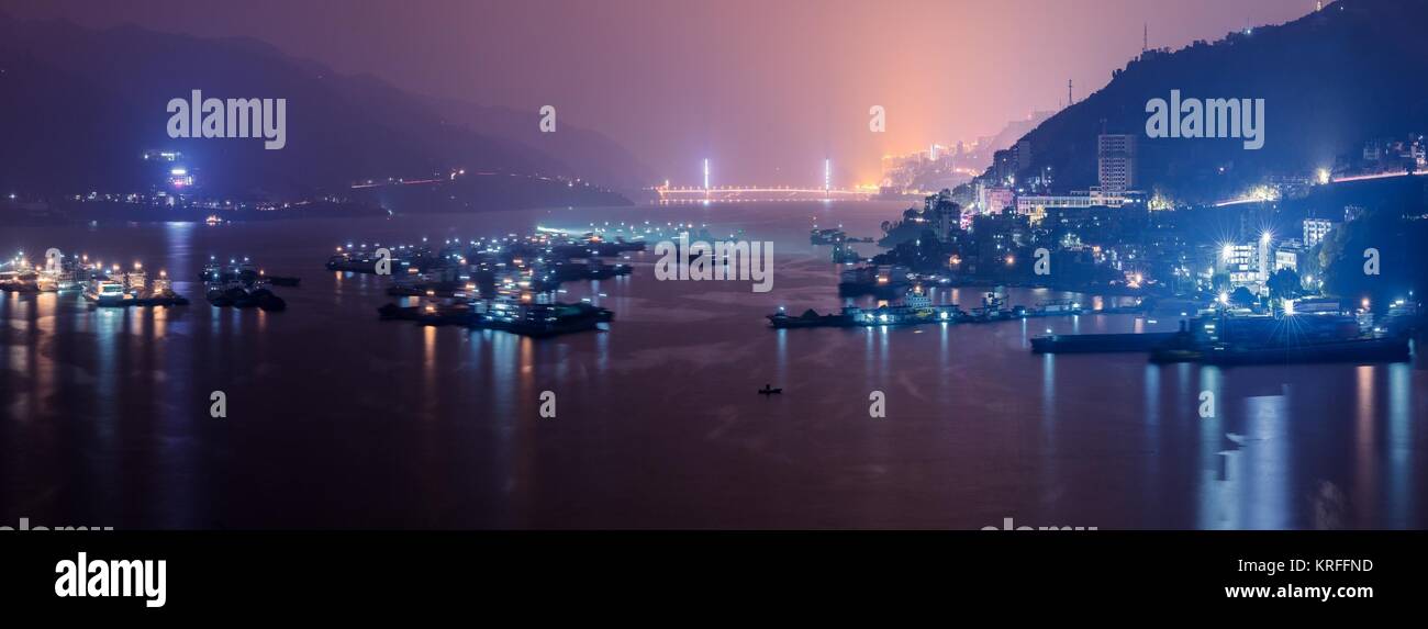 Chongqin, Chongqin, China. 20th Dec, 2017. Chongqing, CHINA-20th ...