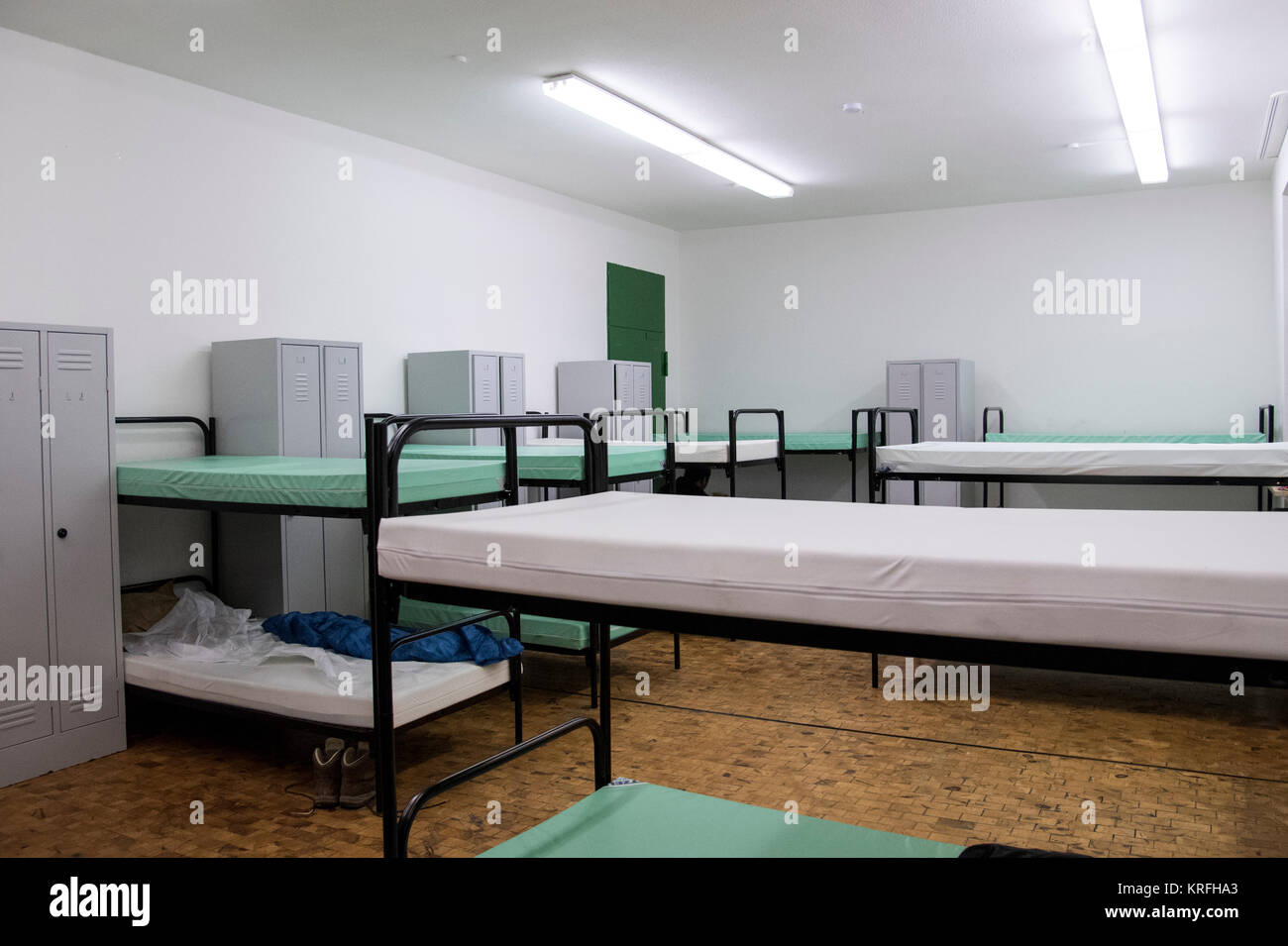 Munich, Germany. 14th Dec, 2017. View of the beds at the night shelter ...