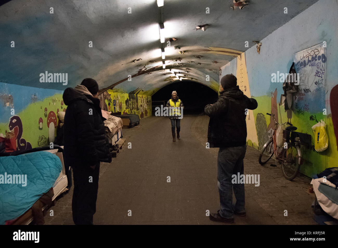 Munich, Germany. 16th Nov, 2017. Volunteer Johanna Zach of the ...