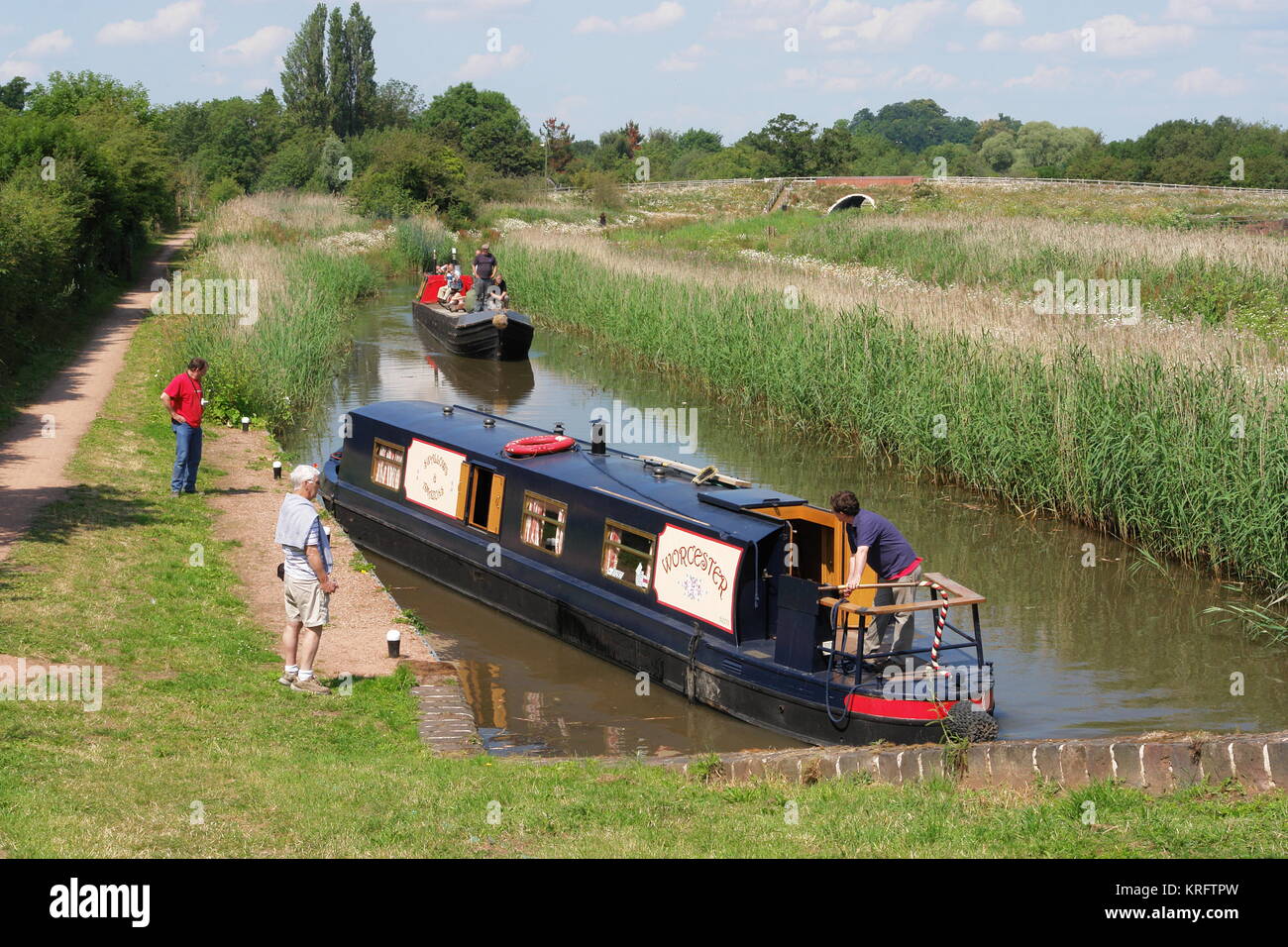 Droitwich canal lock hi-res stock photography and images - Alamy