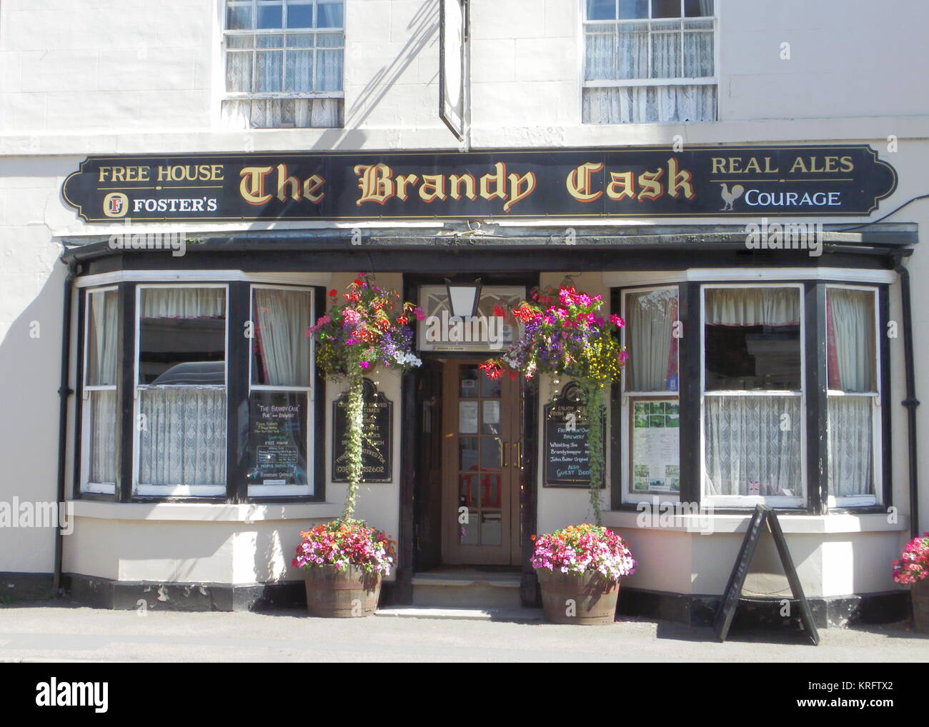 The Brandy Cask in the High Street, Pershore, Worcestershire, with ...