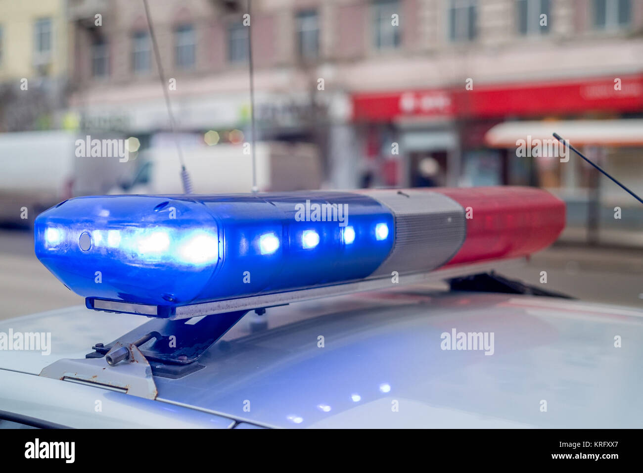 The roof-mounted lightbar of police car Stock Photo - Alamy