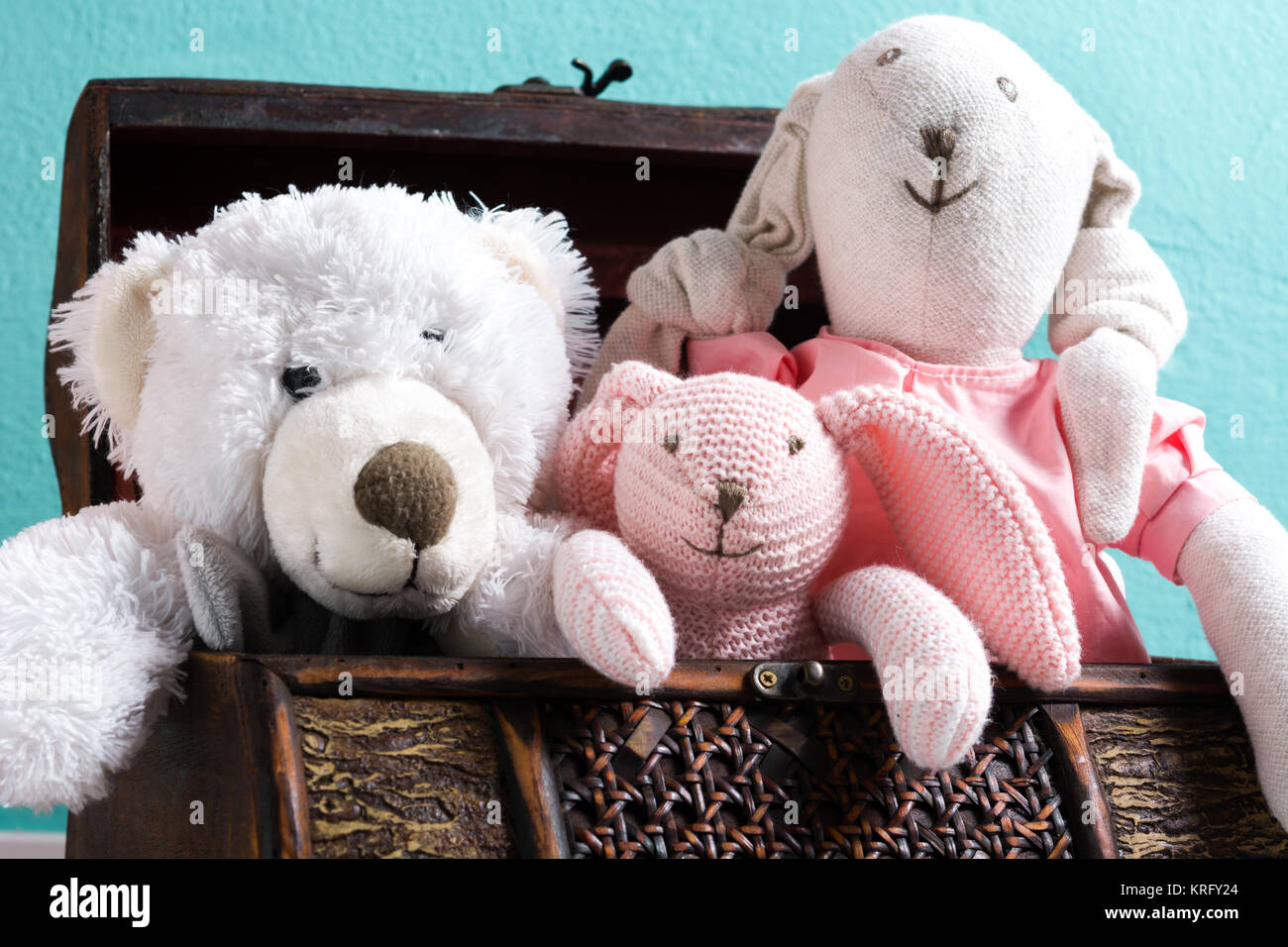 Teddy bears in a chest Stock Photo - Alamy