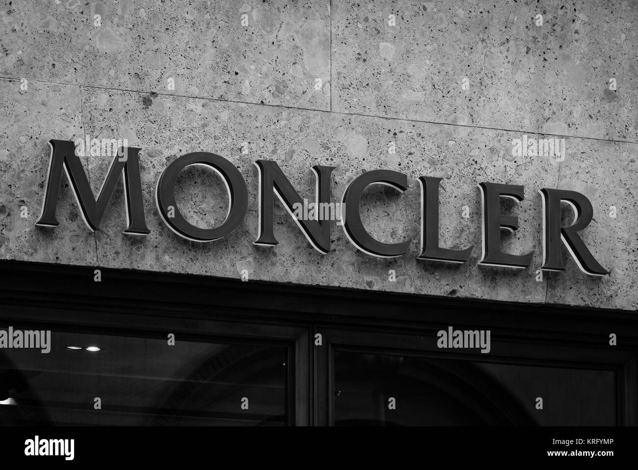 Fashion week fall winter Black and White Stock Photos & Images - Alamy