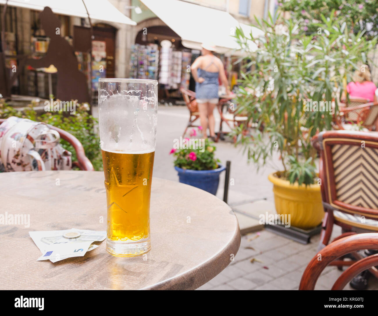 Beer glass with wooden stand hi-res stock photography and images - Alamy