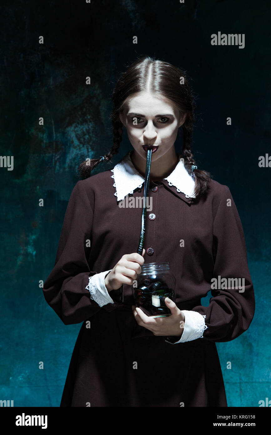 Poisoning snake hi-res stock photography and images - Alamy