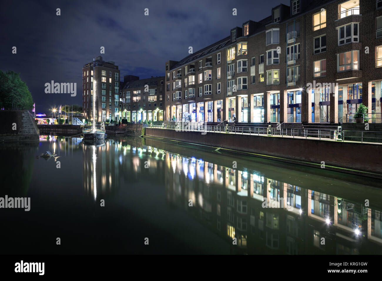 Alter hafen hi-res stock photography and images - Alamy