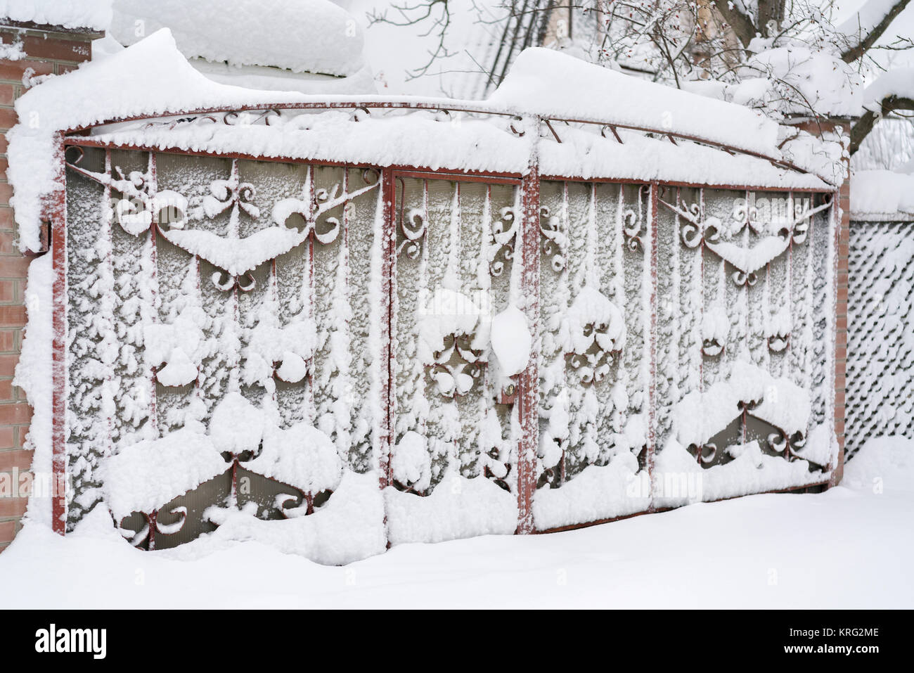 Wrought iron gates winter hi-res stock photography and images - Alamy