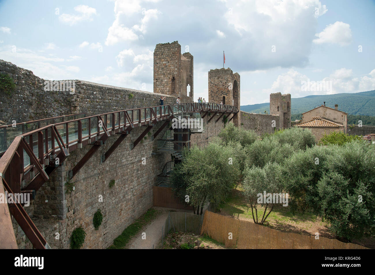 Castello di monteriggioni hi-res stock photography and images - Alamy