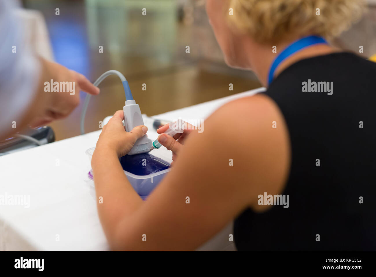 Medical student ultrasound hi-res stock photography and images - Alamy