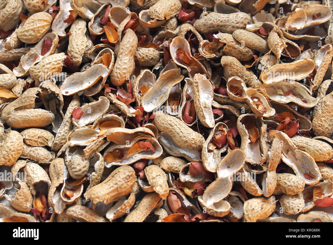 Empty peanuts shells pile Stock Photo - Alamy