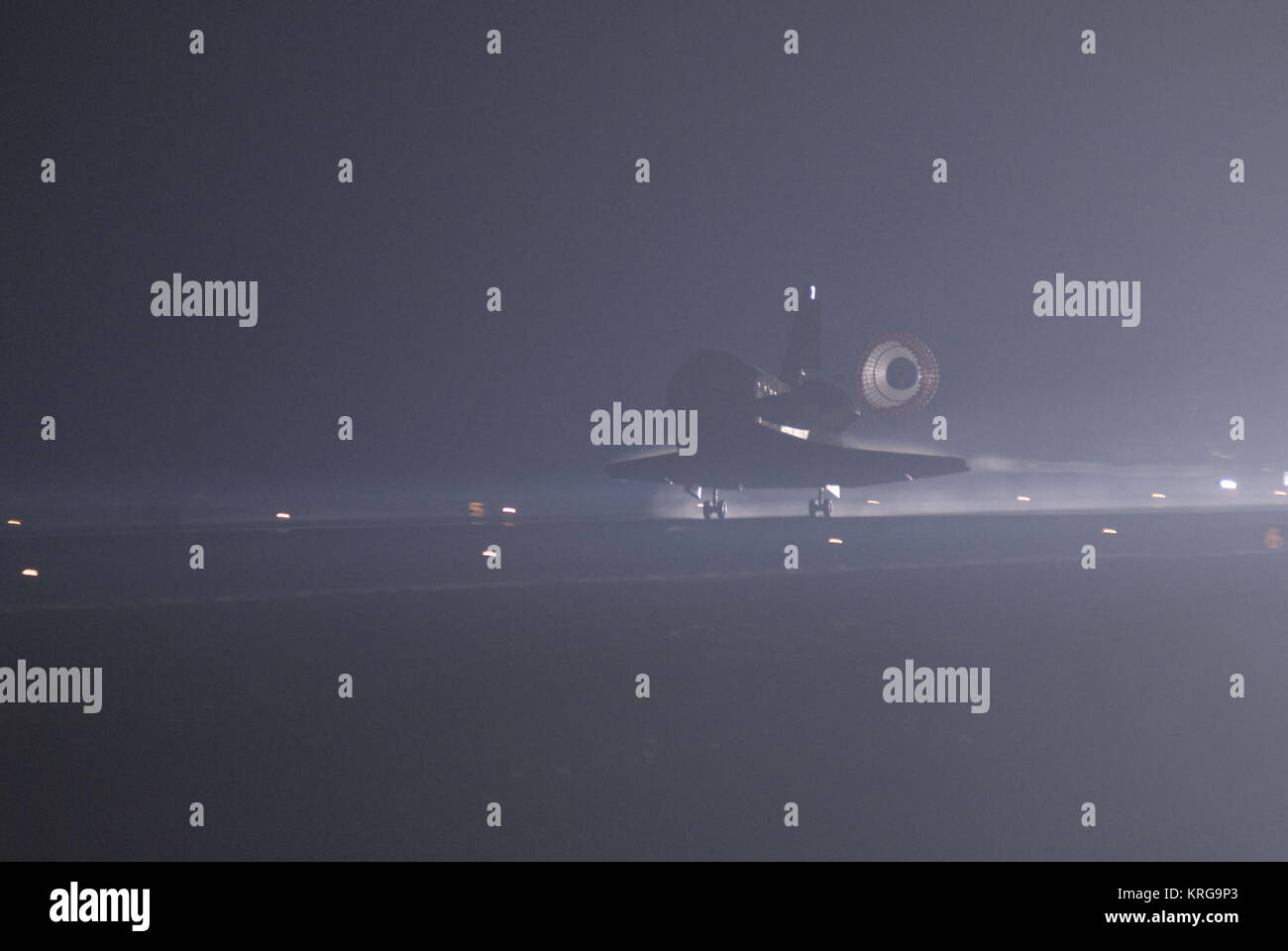 STS-135 Space Shuttle Atlantis makes its final landing 08 Stock Photo ...