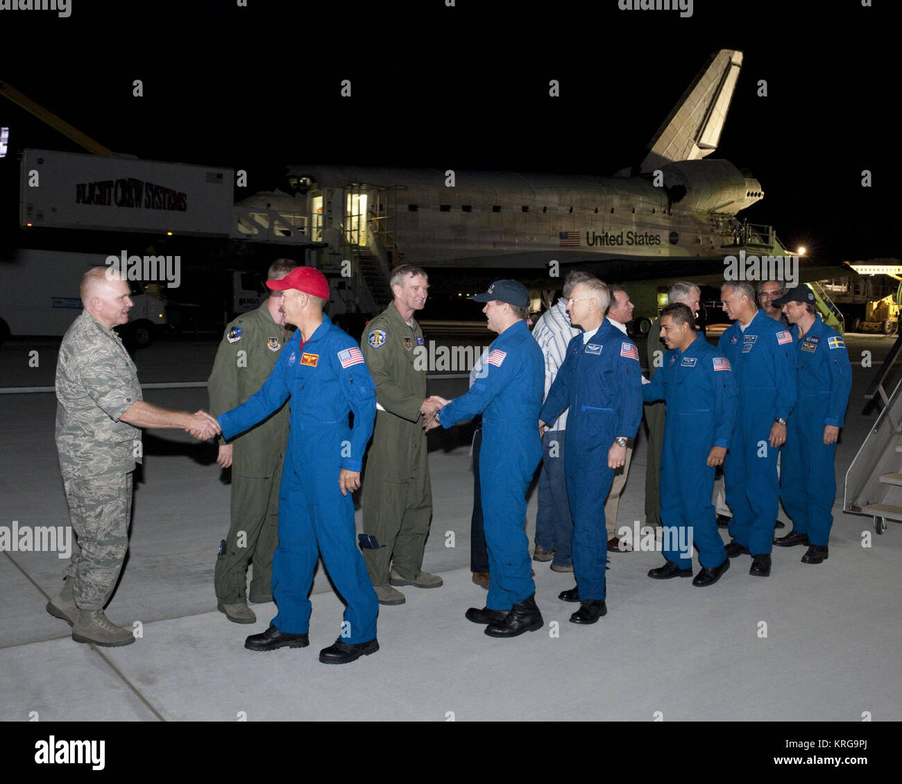 STS-128 Landing 06 Stock Photo - Alamy