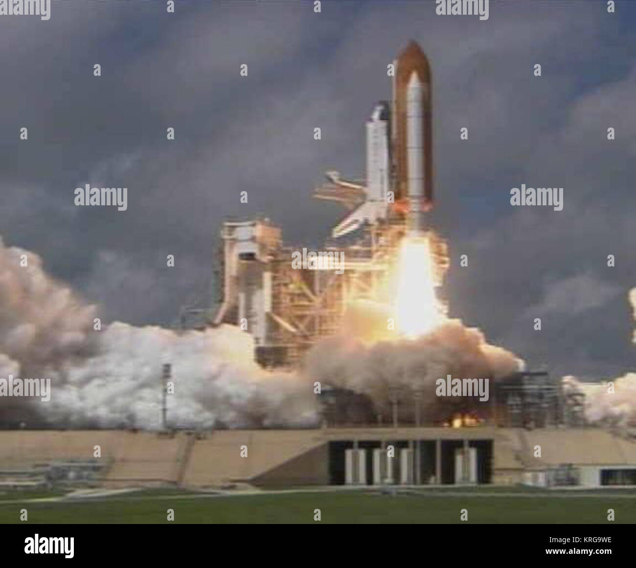 Sts 115 hi-res stock photography and images - Alamy