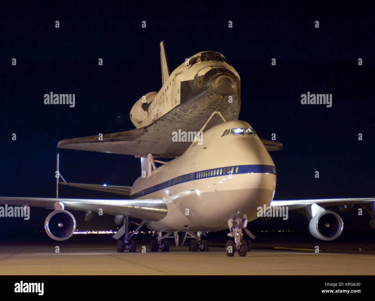 STS-128 Return to KSC 09 Stock Photo - Alamy