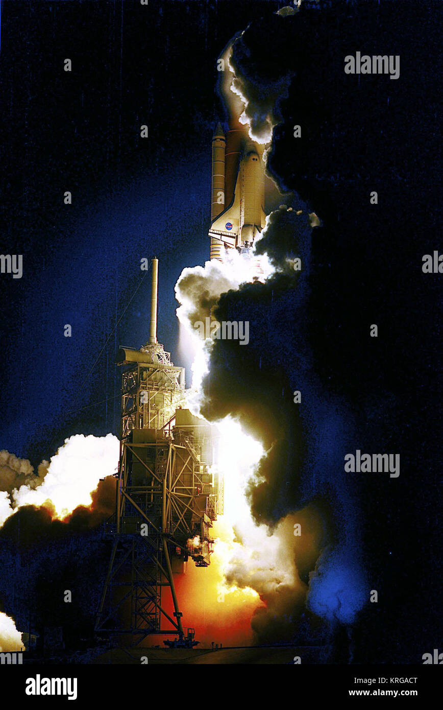 Space Shuttle Atlantis launches for STS-101 Stock Photo - Alamy