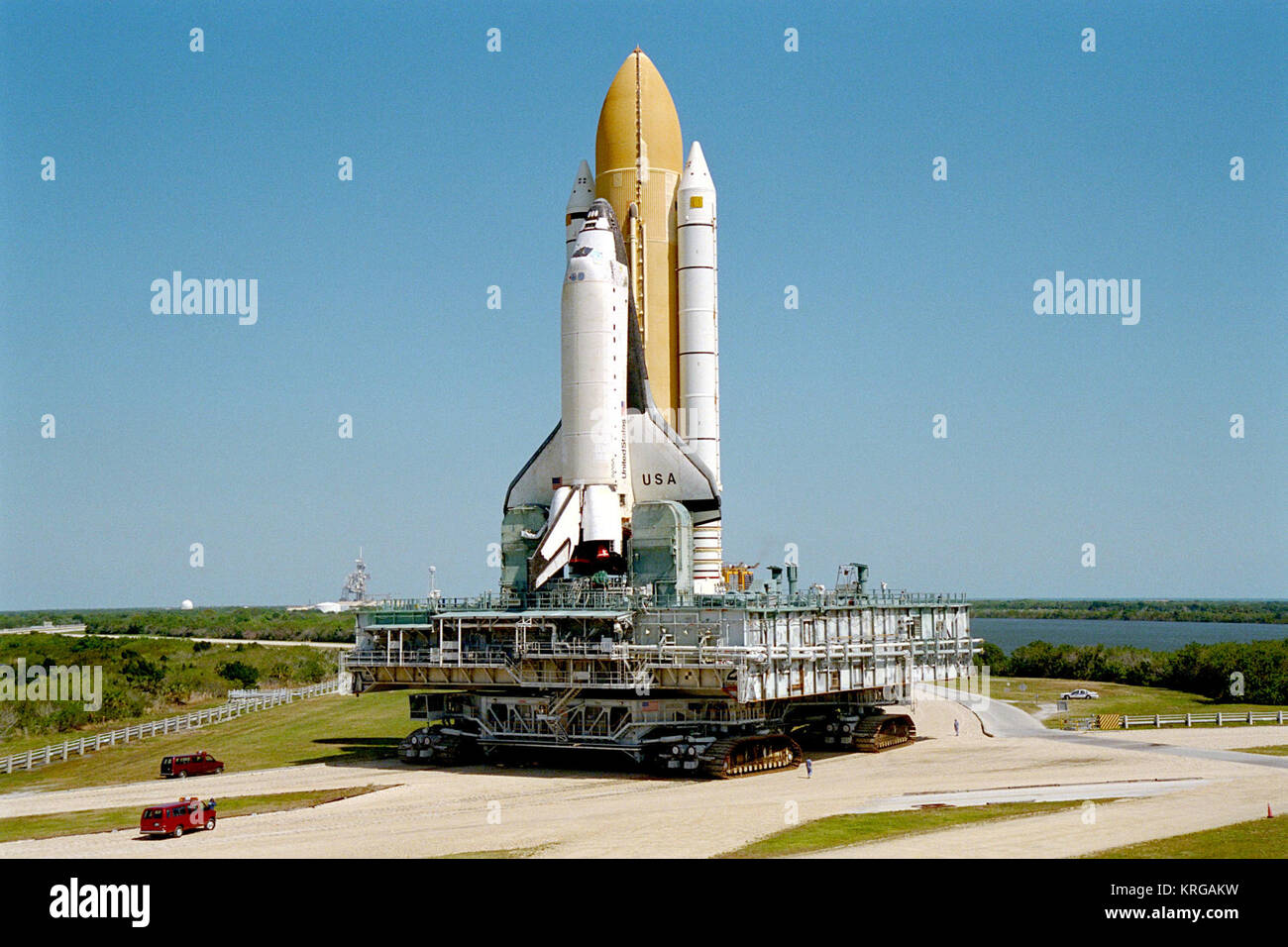 Space Shuttle Columbia rolls out to Launch Pad 39B Stock Photo - Alamy