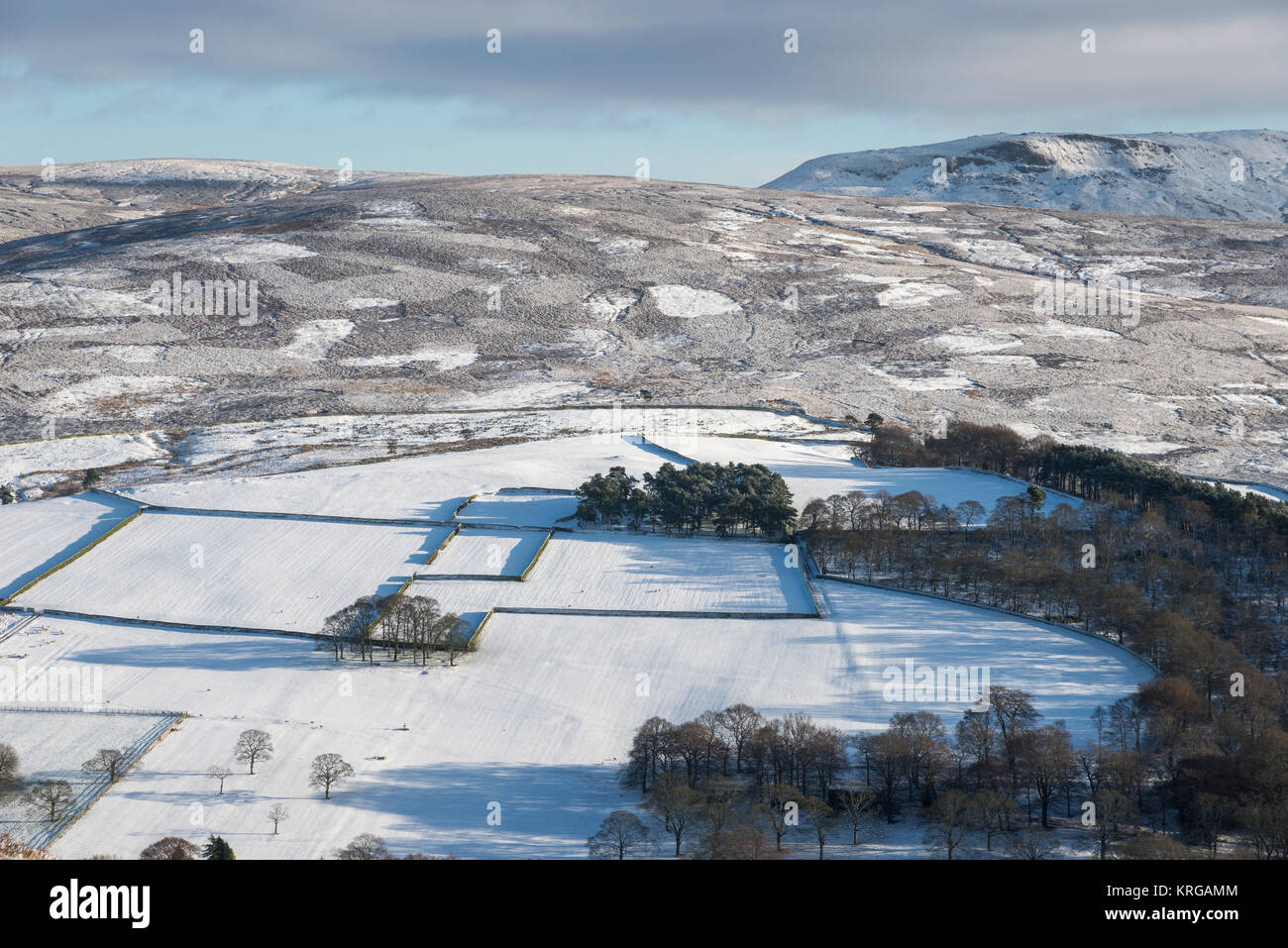 Snow covered fields and moors of the High Peak. Little Hayfield ...