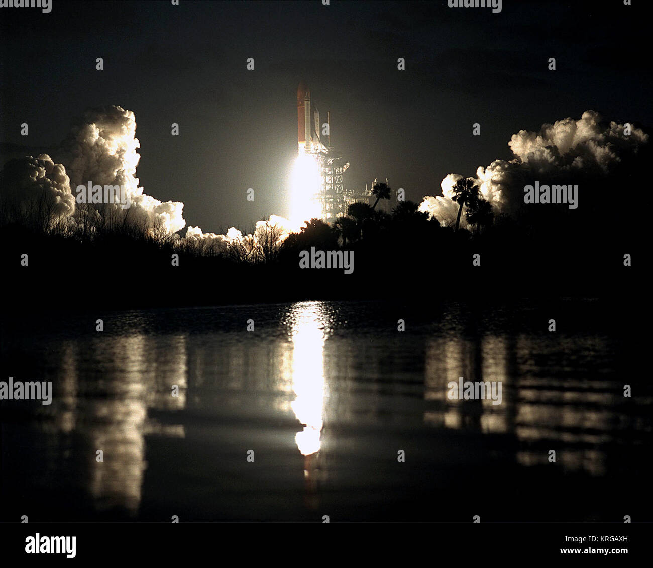 Space Shuttle Columbia launches on STS-61-C Stock Photo - Alamy