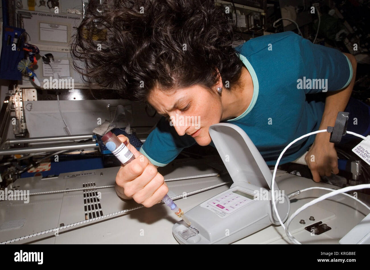 Suni Williams aboard the ISS Stock Photo - Alamy