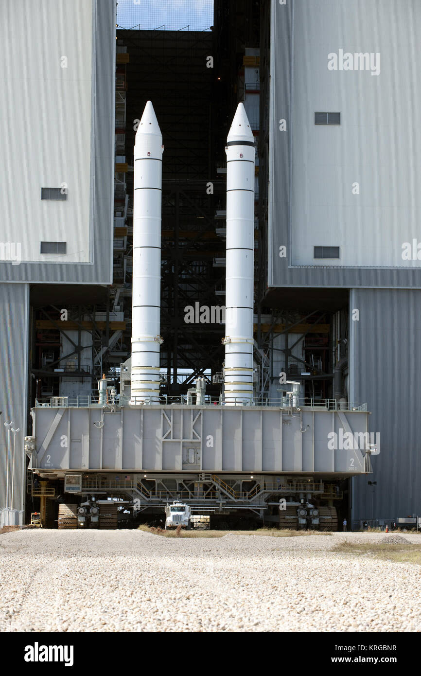 Nasa Crawler Transporter Stock Photos & Nasa Crawler Transporter Stock ...