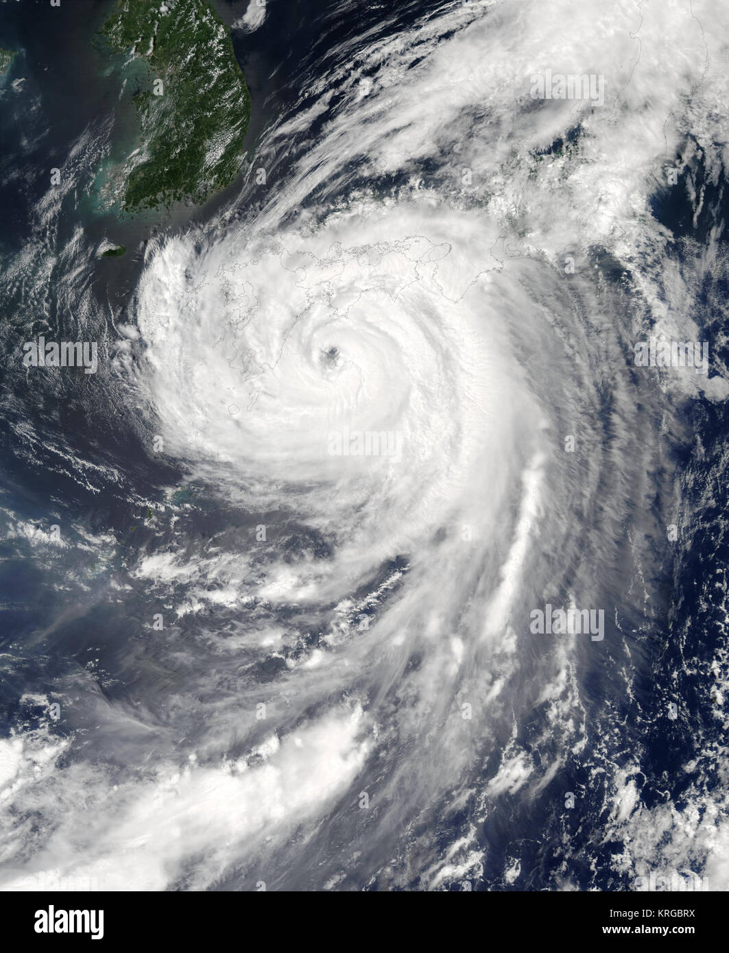 Typhoon Etau 08 aug 2003 0425Z Stock Photo - Alamy