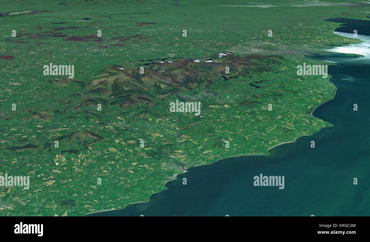 Wicklow mountains mountain range hi-res stock photography and images ...