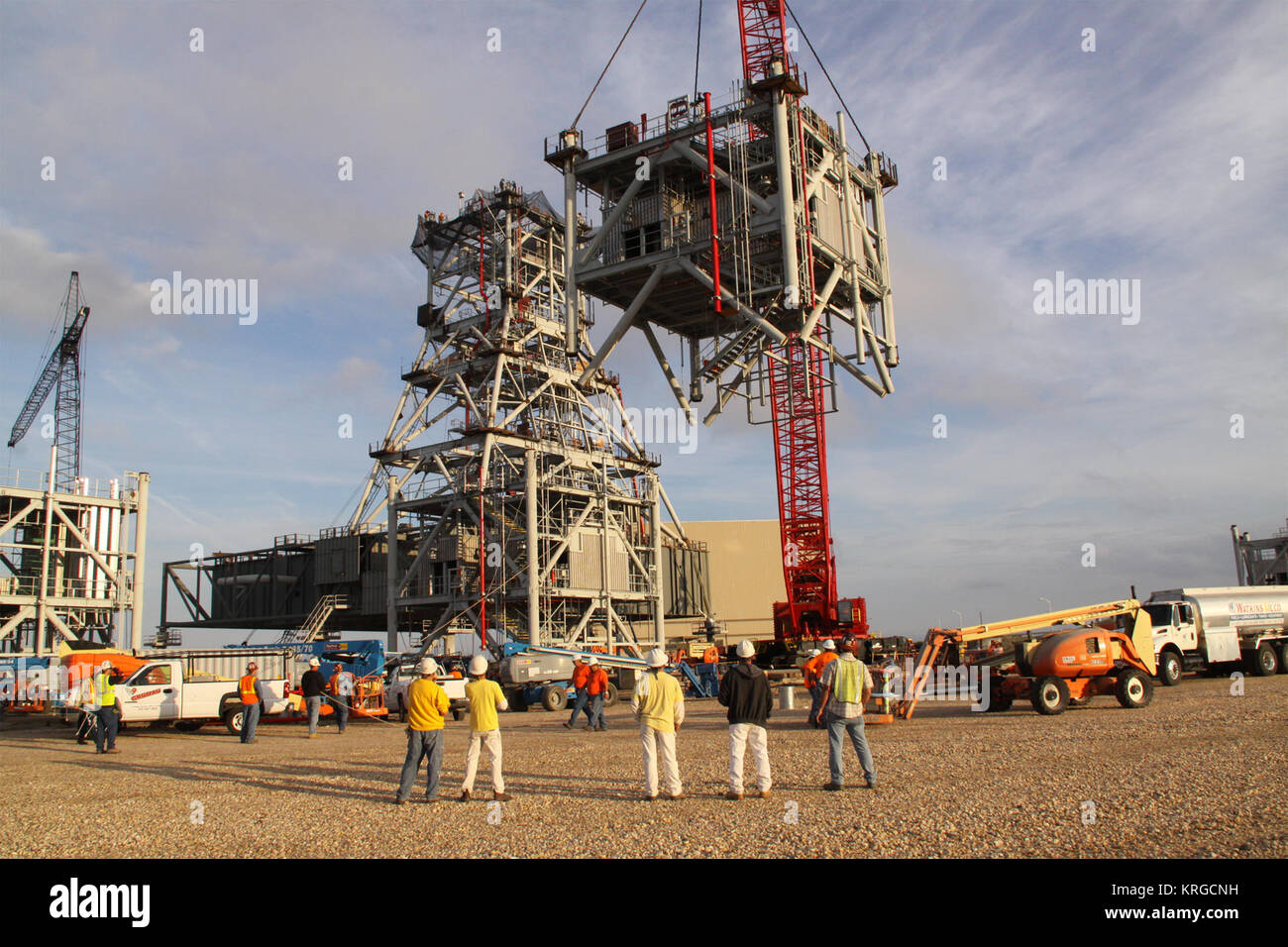 Mobile Launcher assembly 10 Stock Photo - Alamy