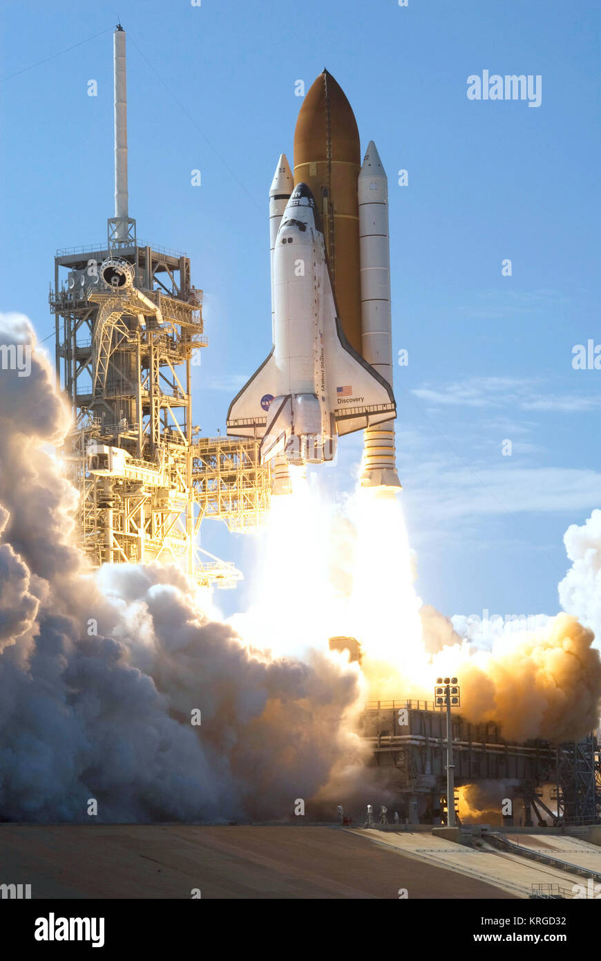STS-124 launch from a distance Stock Photo - Alamy