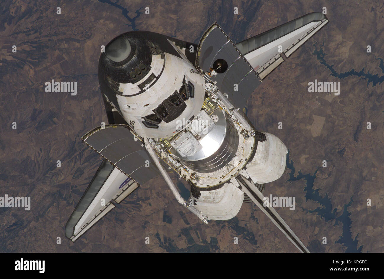 Sts 121 space shuttle discovery launch hi-res stock photography and ...