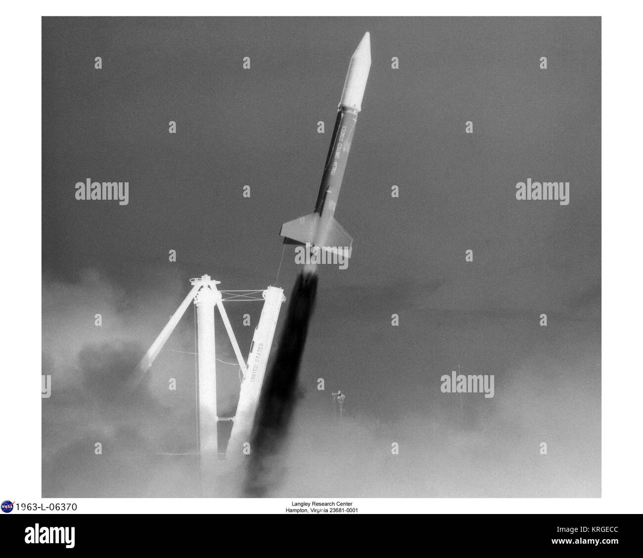 Shotput hi-res stock photography and images - Alamy