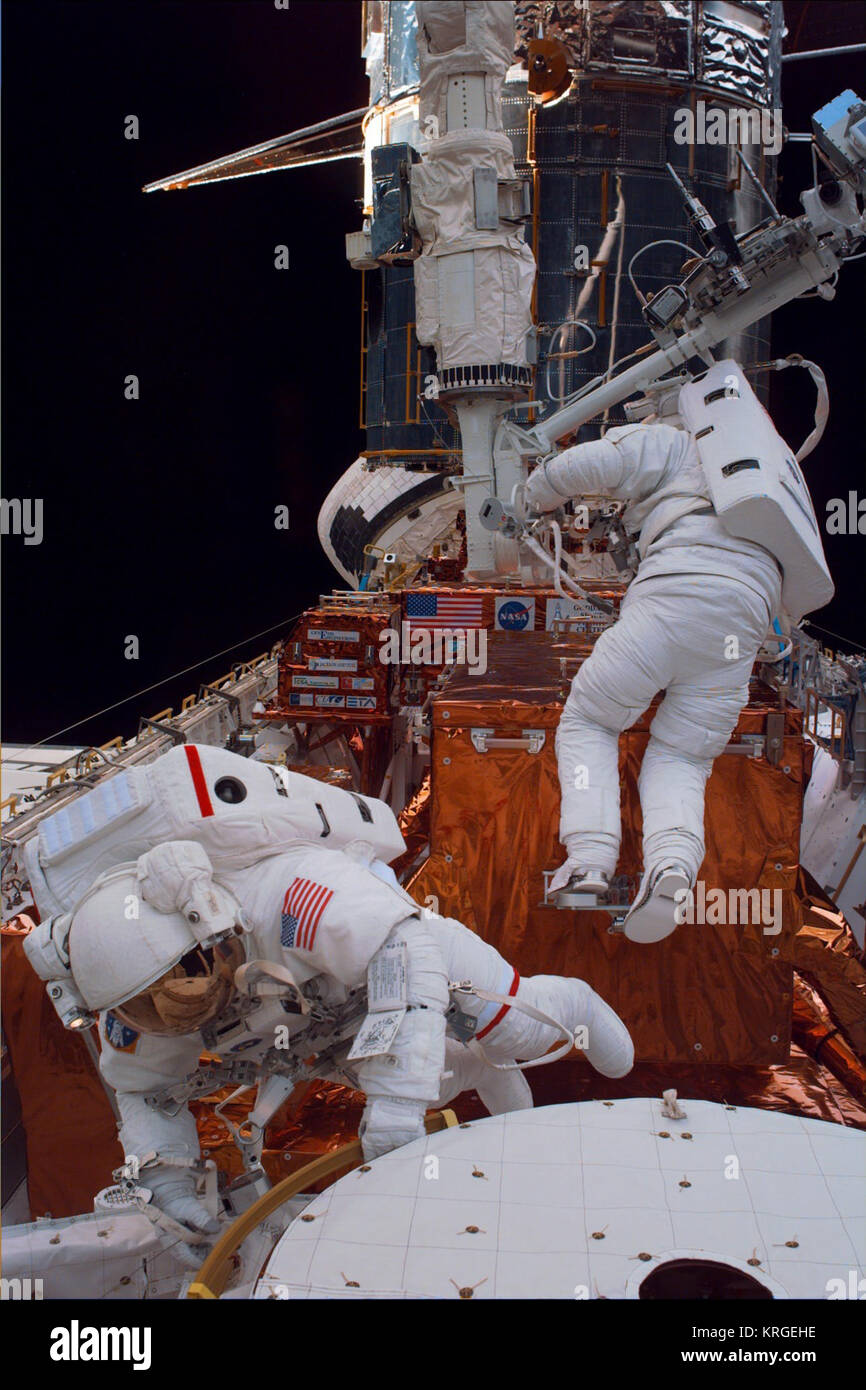 Sts 82 hi-res stock photography and images - Alamy