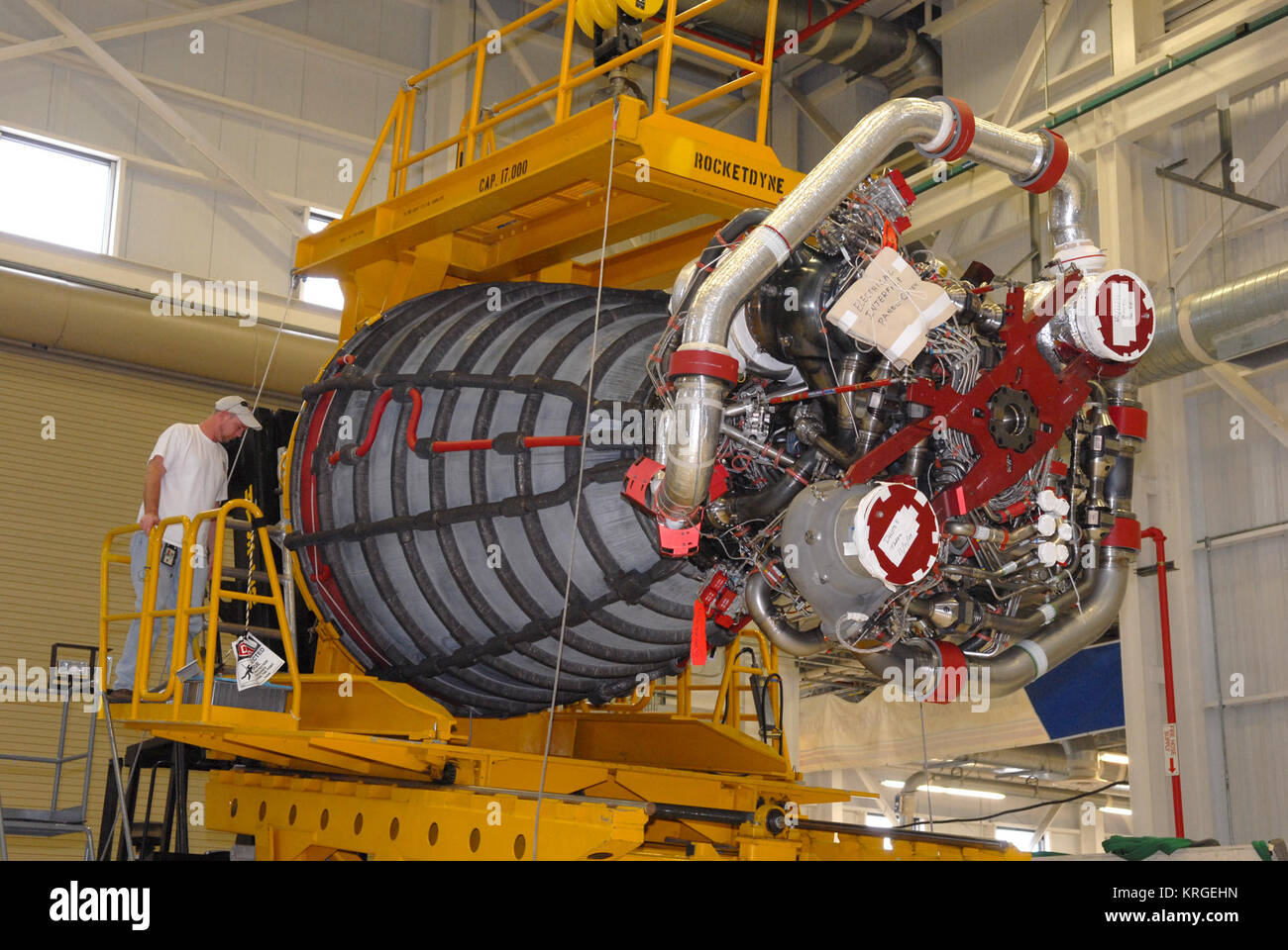 Space shuttle main engine hi-res stock photography and images - Alamy