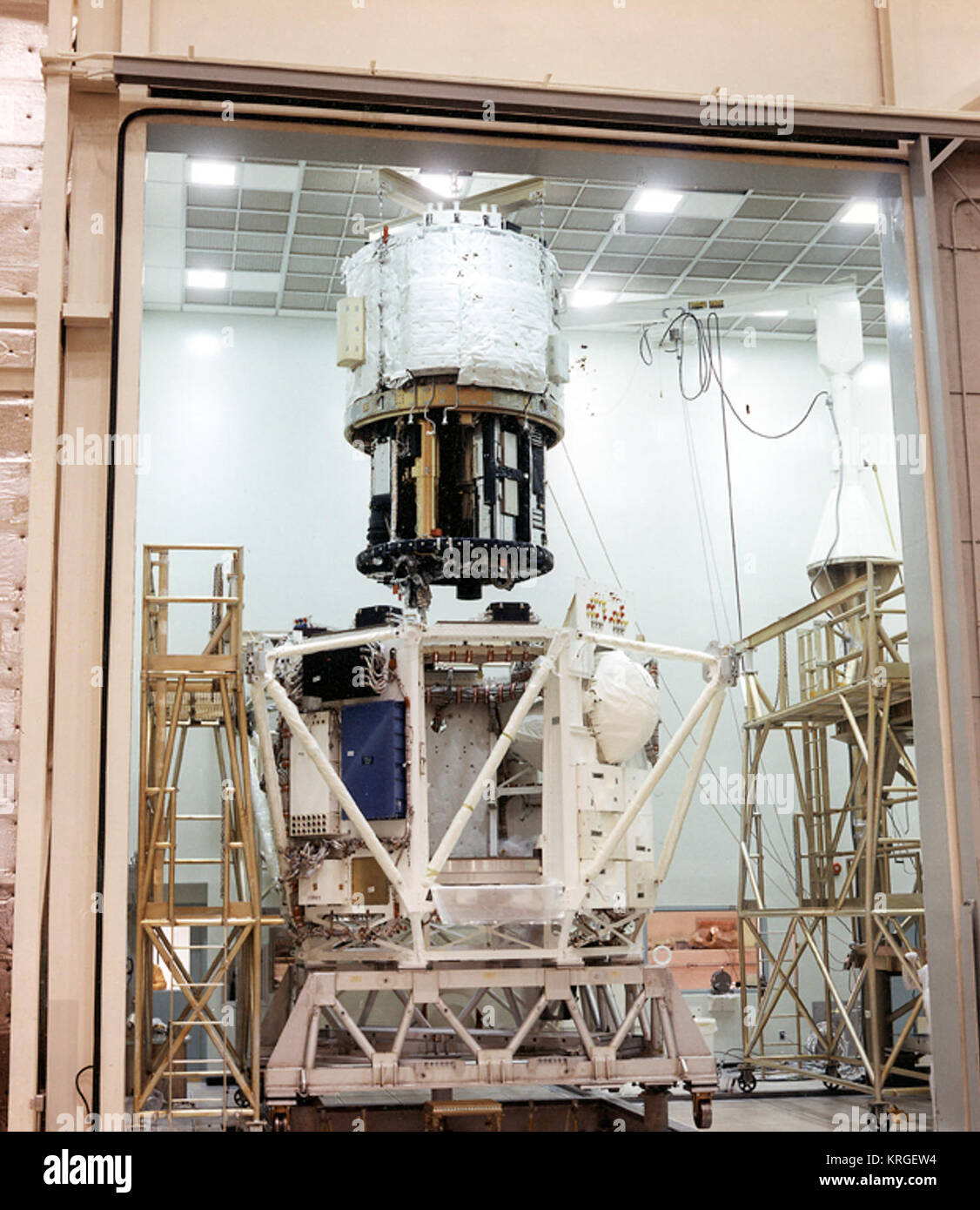 ATM Flight Unit Assembly fo Spar and Rack. (MIX FILE) Apollo Telescope ...