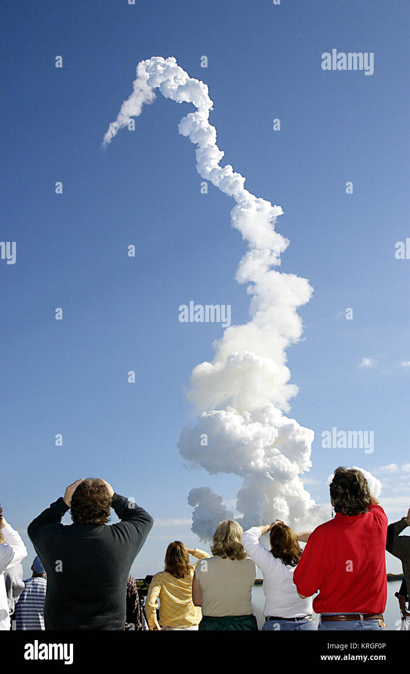 Columbia STS-107 launch Stock Photo - Alamy