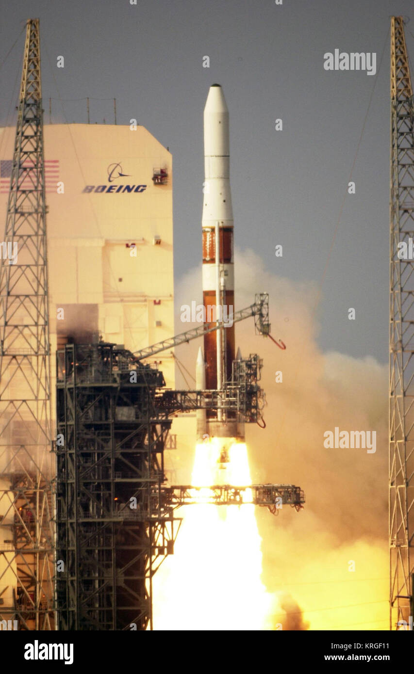 Delta iv medium launch hi-res stock photography and images - Alamy